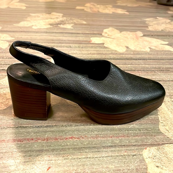 INTENTIONALLY BLANK | Shoes | Intentionally Blank Black Slingback Heels ...